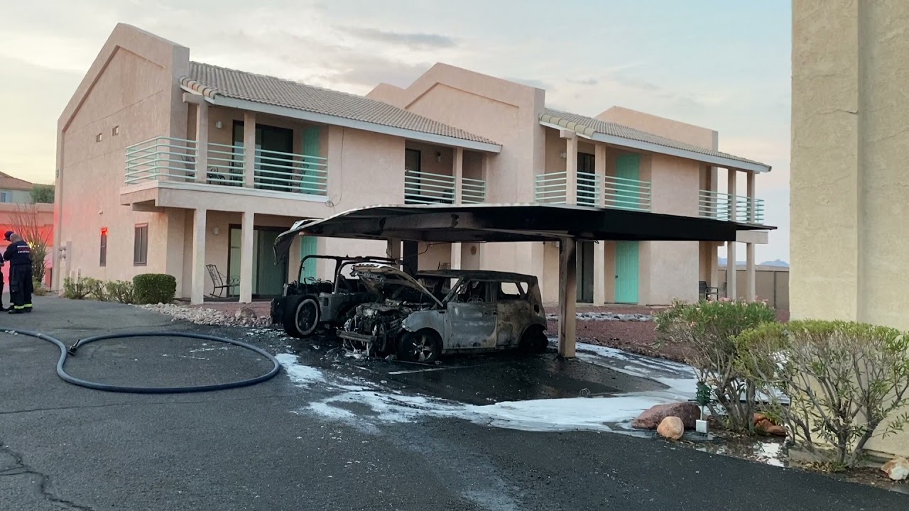 TWO VEHICLE FIRE 3400 BLOCK SUN RIVER RD - YouTube