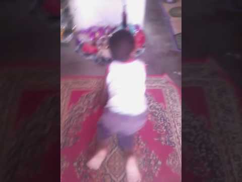 Menino dançando(12)