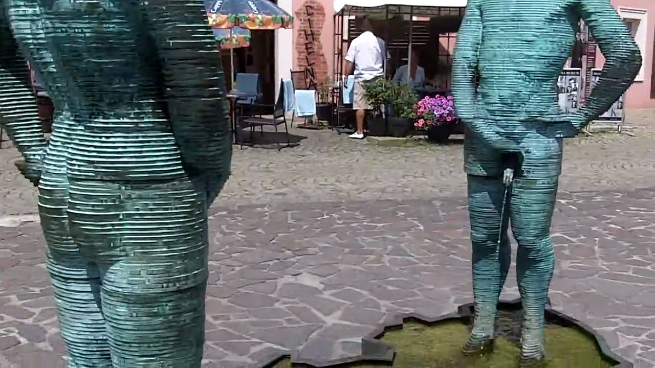 Bellagio fountain has nothing on this - YouTube