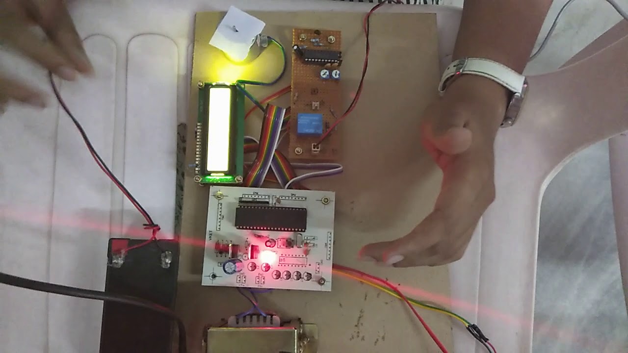 B13-Microcontroller based Solar Charger - YouTube