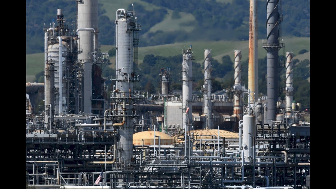 Marathon Petroleum to close its Martinez refinery and convert it to an ...