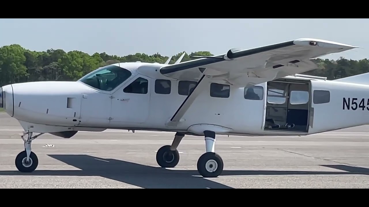 Plane Spotting the Cessna 208B Grand Caravan with Skydivers, on the ...