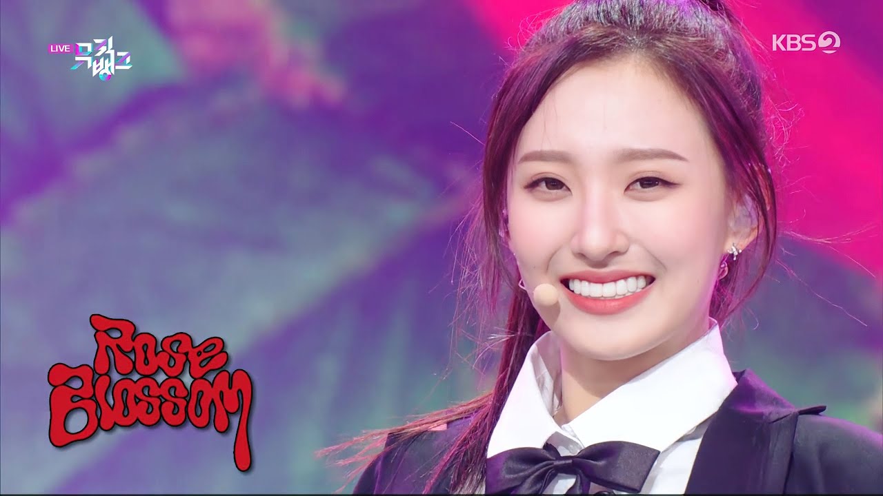 하이키 - 건물 사이에 피어난 장미 / H1-KEY - Rose Blossom 교차편집 Stage Mix - YouTube