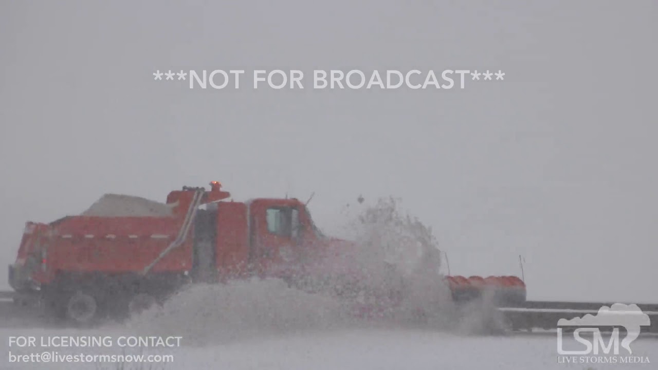 04-18-18 Madison, WI RECORD HEAVY Snowfall leading to Vehicle in Ditch ...