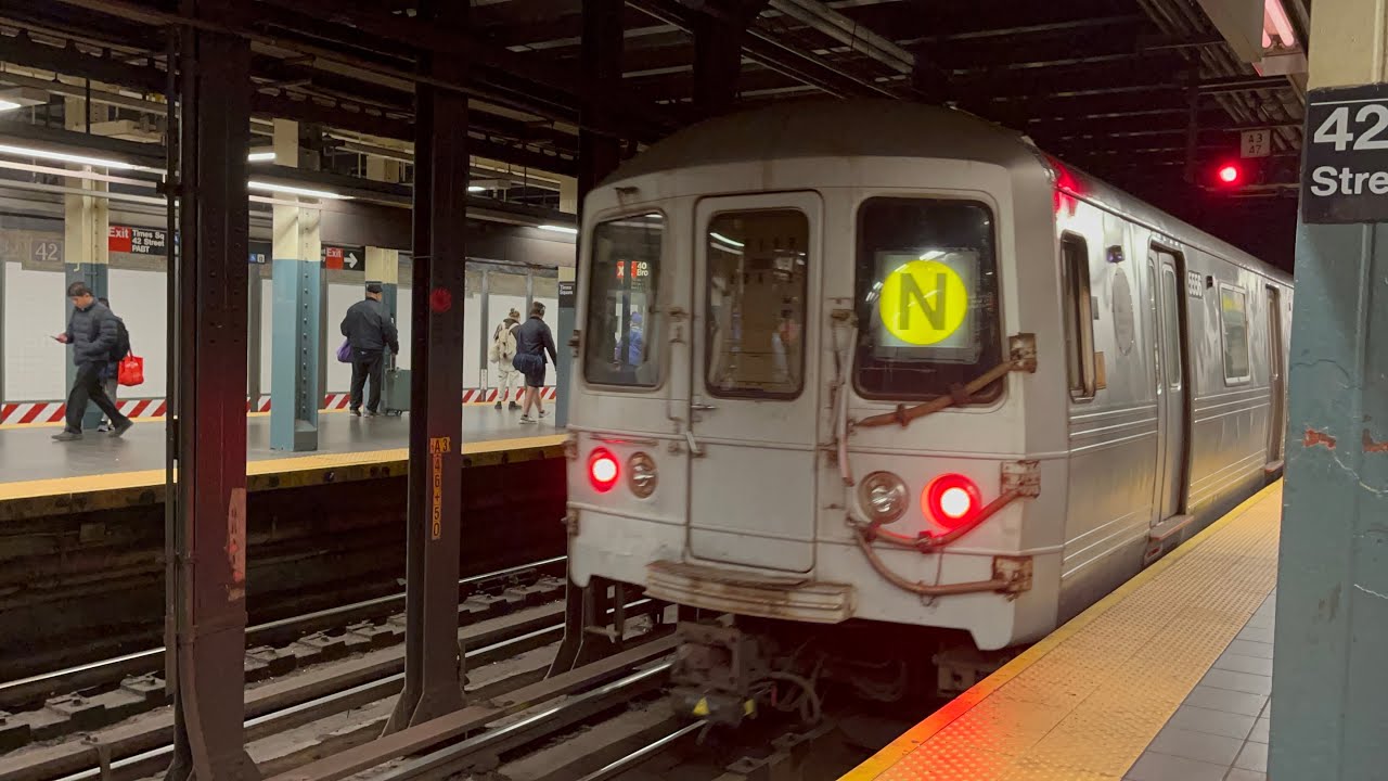 New York subway work train pulling N line - YouTube