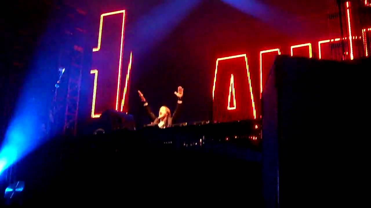 Memories- David Guetta at Together As One 2010 [front row] PART TWO ...