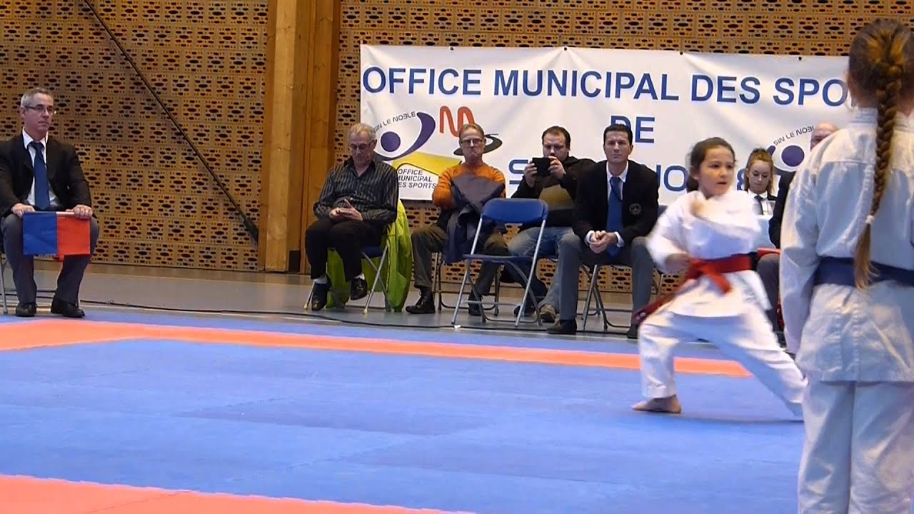 Lisa au championnnat du Nord Karaté 2013 - YouTube