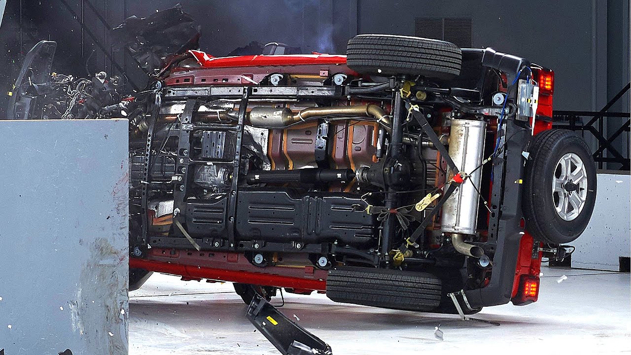 2022 Jeep Wrangler 4-door FLIPPED OVER During Crash Test ! - YouTube