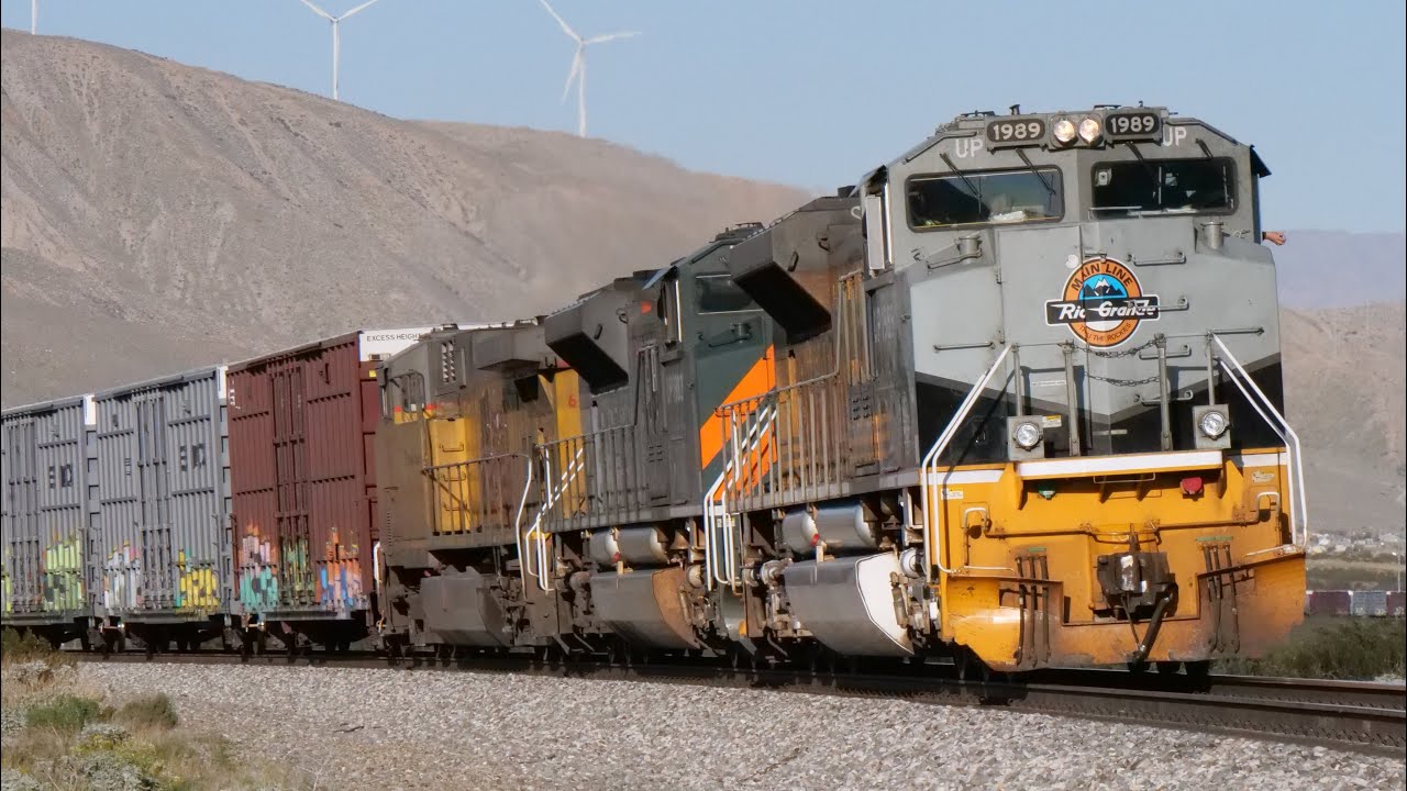 RARE TRAINS IN SOCAL! - YouTube