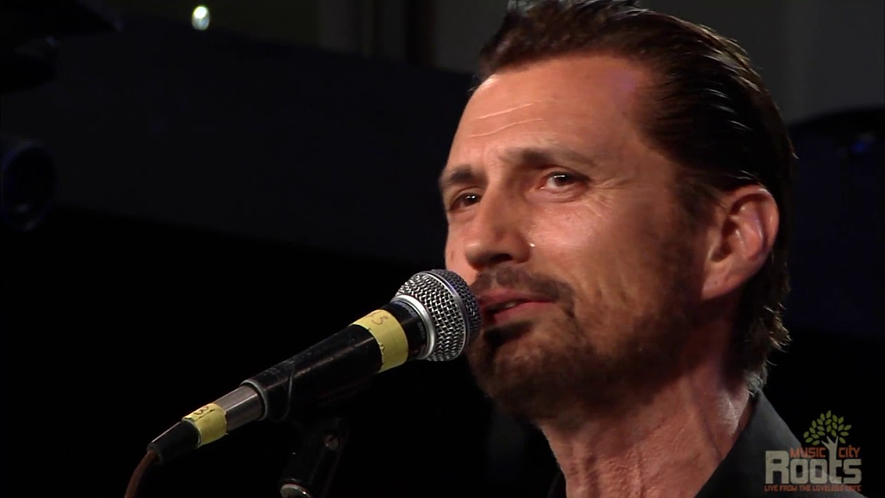 James Intveld "Stringin' Me On" - YouTube