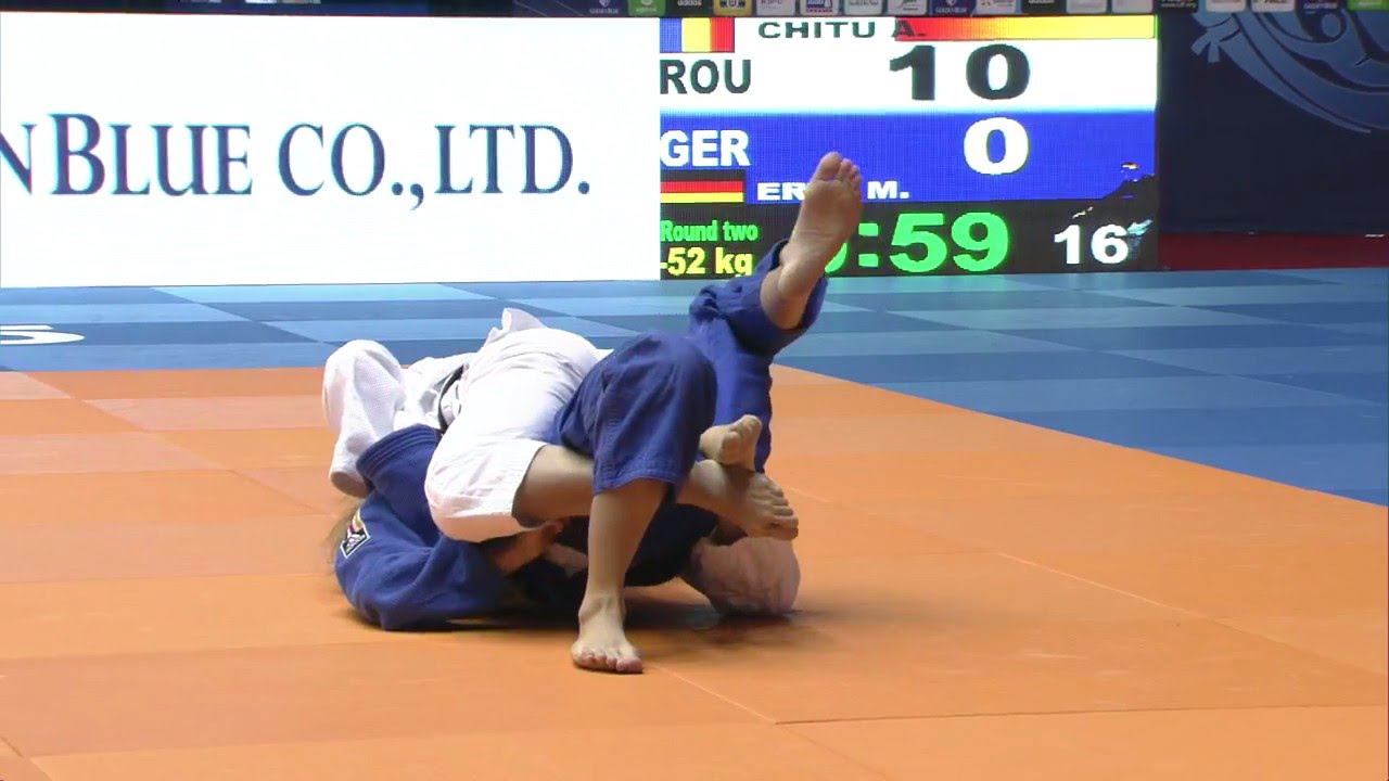 women judo osaekomi 29 - YouTube