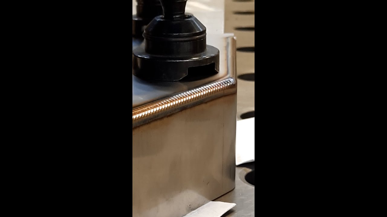 TIG-cobot Mubo Metaal, graduation project Corné Geneugelijk - YouTube