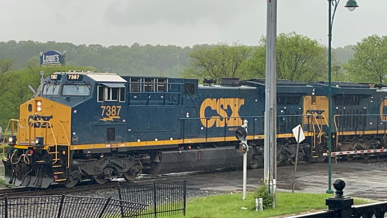 CSX 7387 leads M369 - YouTube