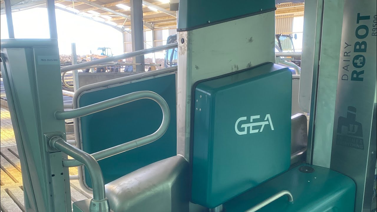 GEA dairy robot R9500 install walk round - YouTube