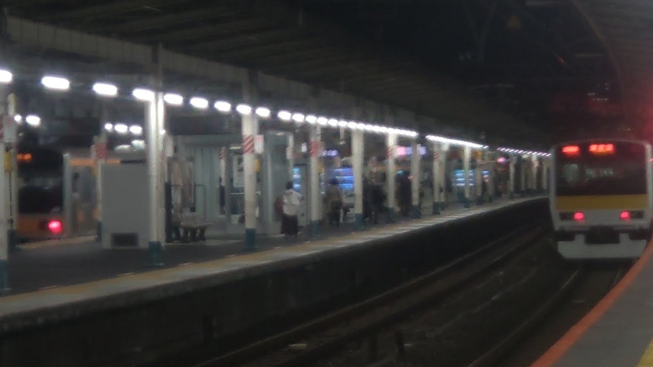 209系1000番台とE231系500番台が完璧な並走バトルをしながら発車するシーン #209系1000番台 #e231系500番台 #並走バトル - YouTube