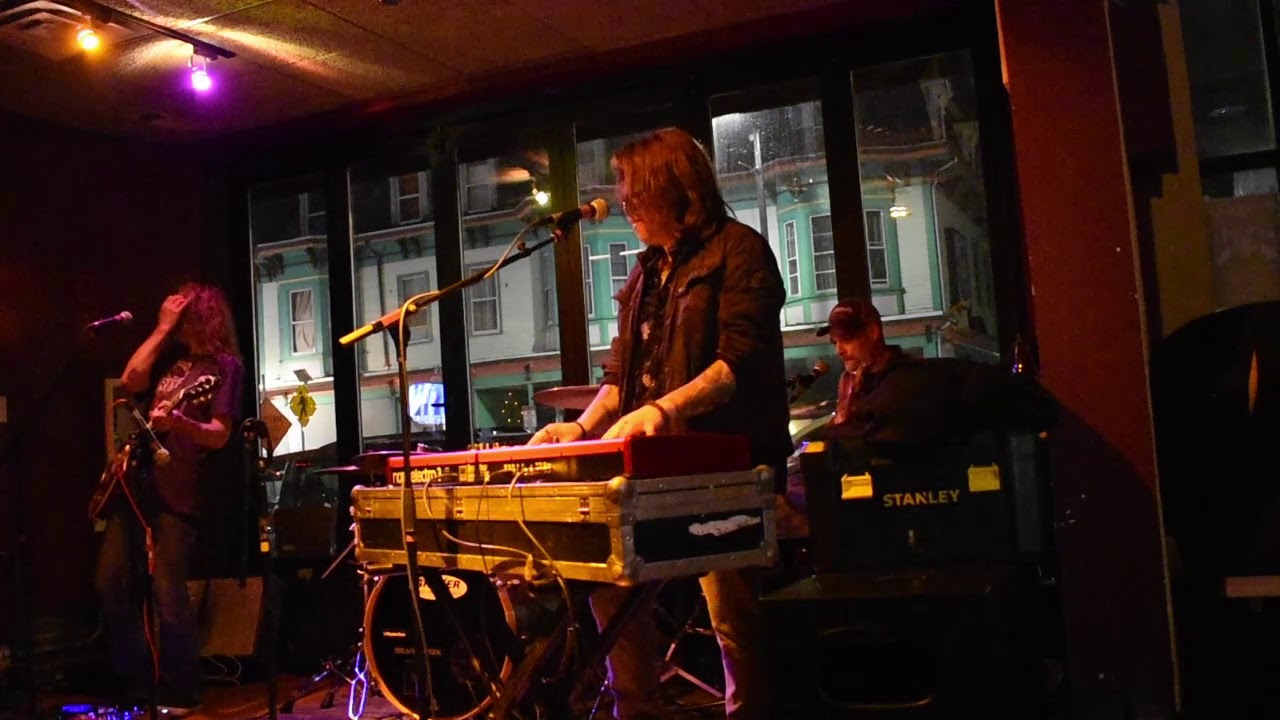 Kris Rodgers at Sally O'Brien's on 4/13/19 "Take Me To The Pilot" - YouTube