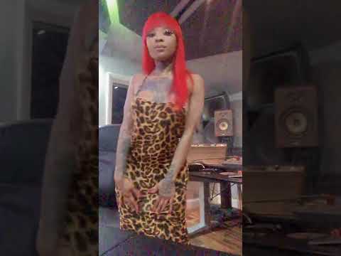 her super fat just booty wont stop twerking