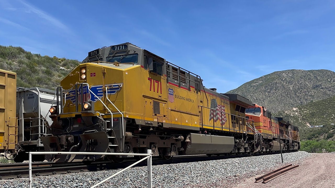 Union Pacific Heavy Manifest Train Screams Past Lower Sworthout ...