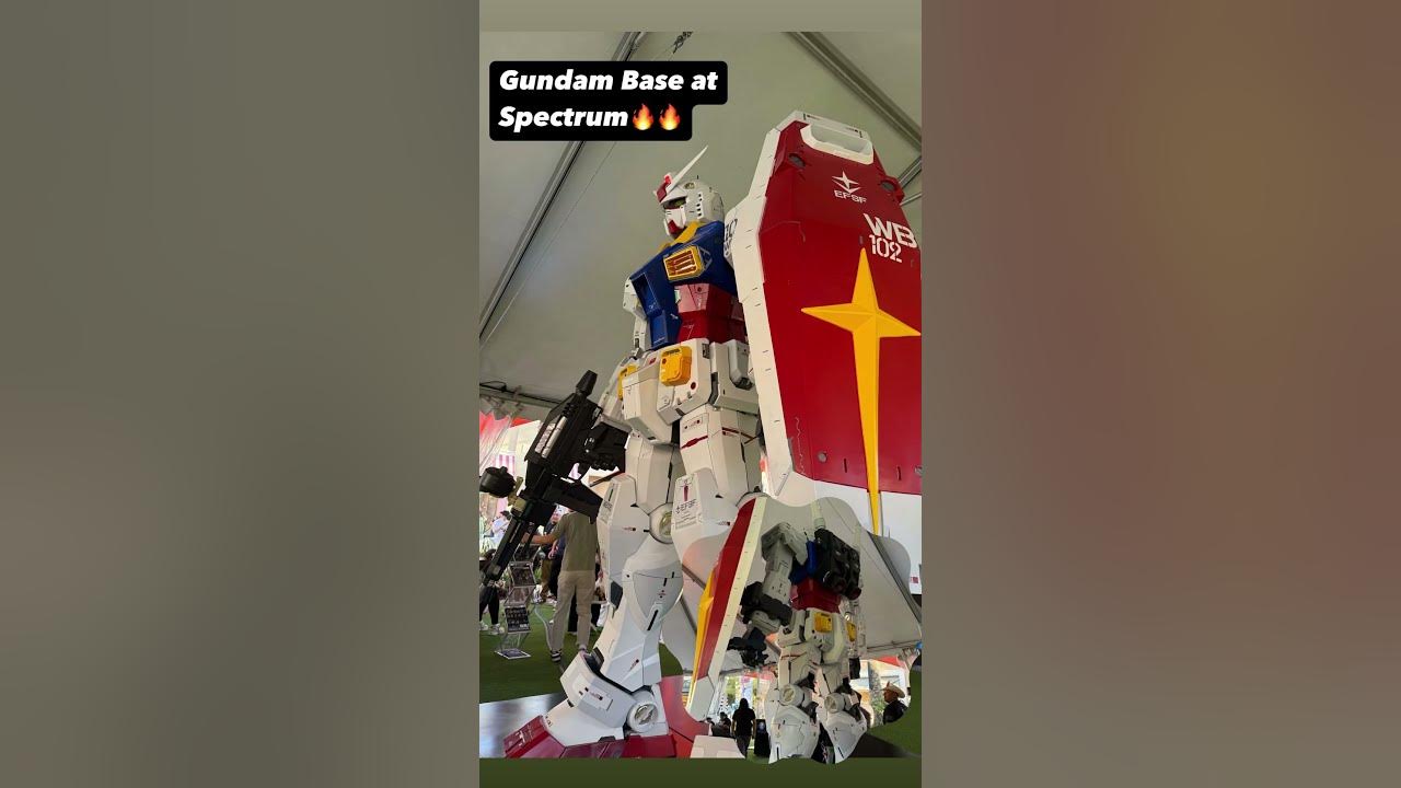HUGE Gundam Statue at Irvine Spectrum - YouTube
