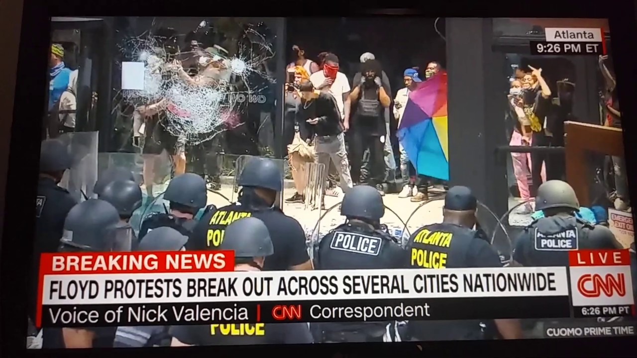 CNN Atlanta headquarters attacked. George Floyd protest - YouTube