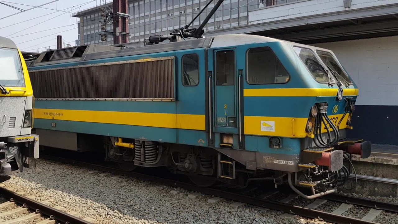 NMBS/SNCB Class 21 (HEL 21) 2123 departing from Brussels Midi station ...