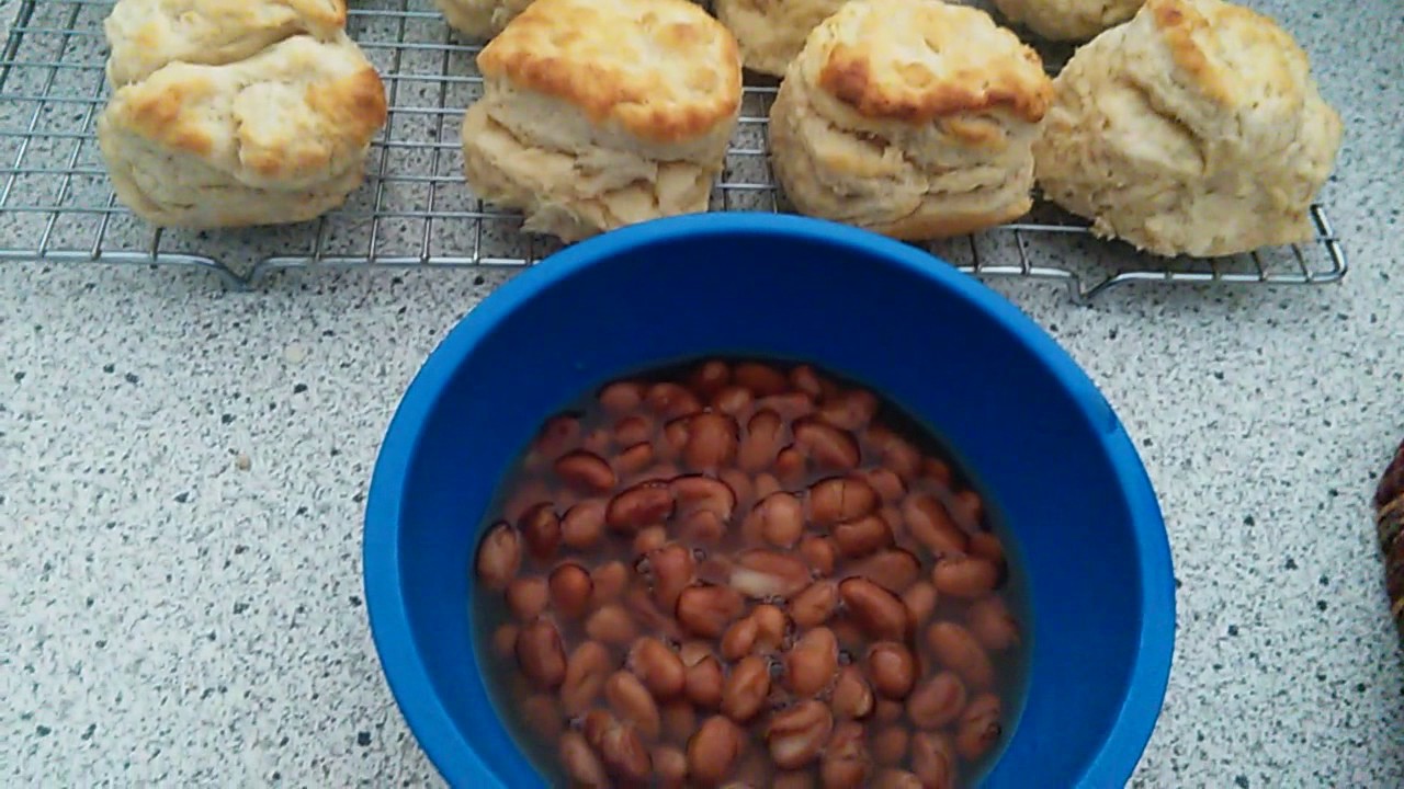 RED KIDNEY BEANS IN THE INSTANT POT /BISCUITS - YouTube