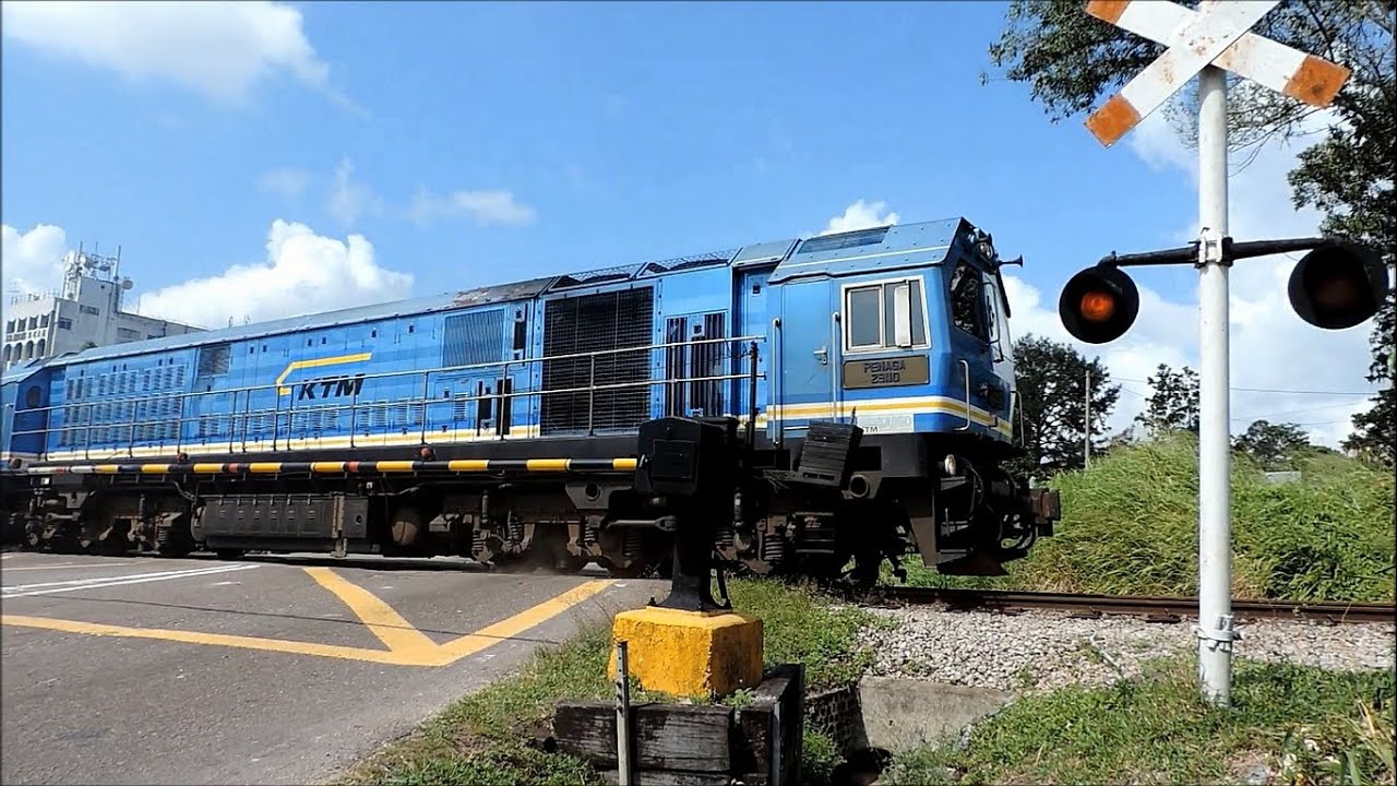 27/2/2016 KTM KM671 Kluang - YouTube
