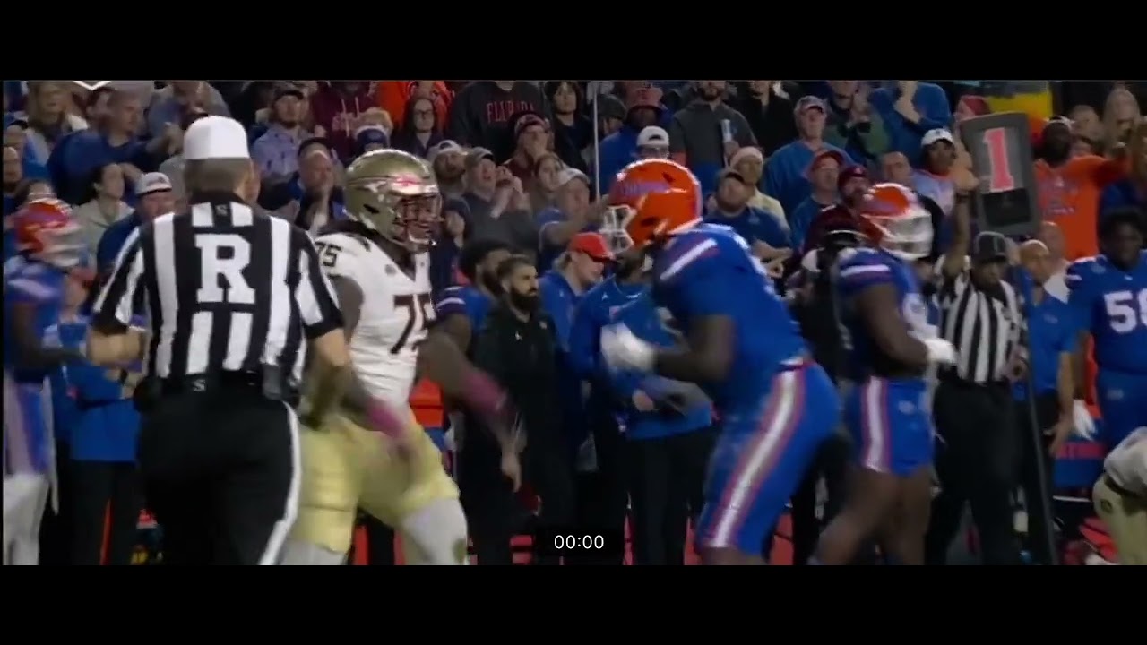 UF player spitting at FSU player - YouTube