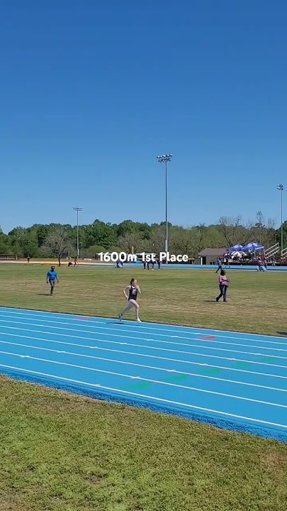 Selma 1600m 1st Place #trackandfield - YouTube