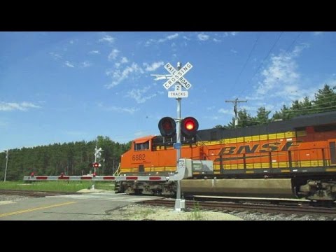 BNSF 6882 West Vehicle Train (8-2-2016) - YouTube