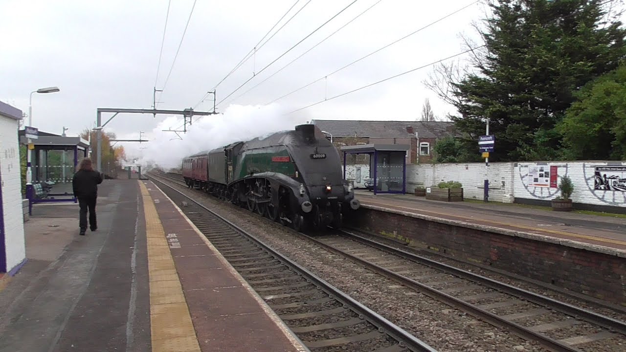 LNER A4 60009 'Union of South Africa' at Patricroft Railway Station ...