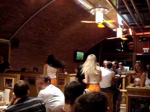 Hooter Girls in Berlin 2