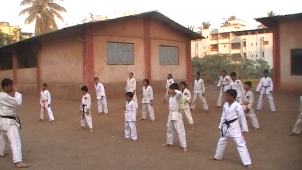 learning basic karate skills - YouTube