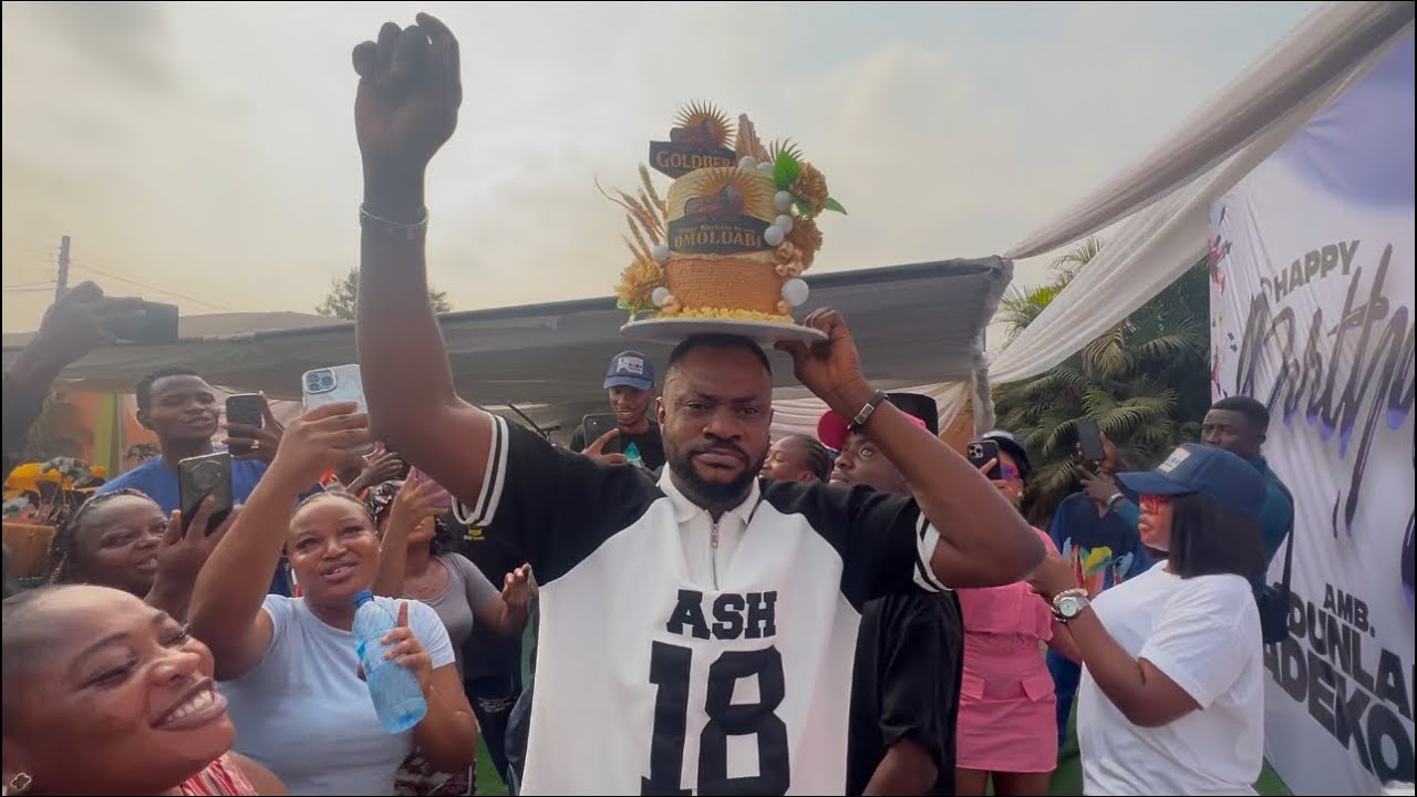 ODUNLADE ADEKOLA’S STUDENTS SURPRISED HIM ON HIS BIRTHDAY - YouTube