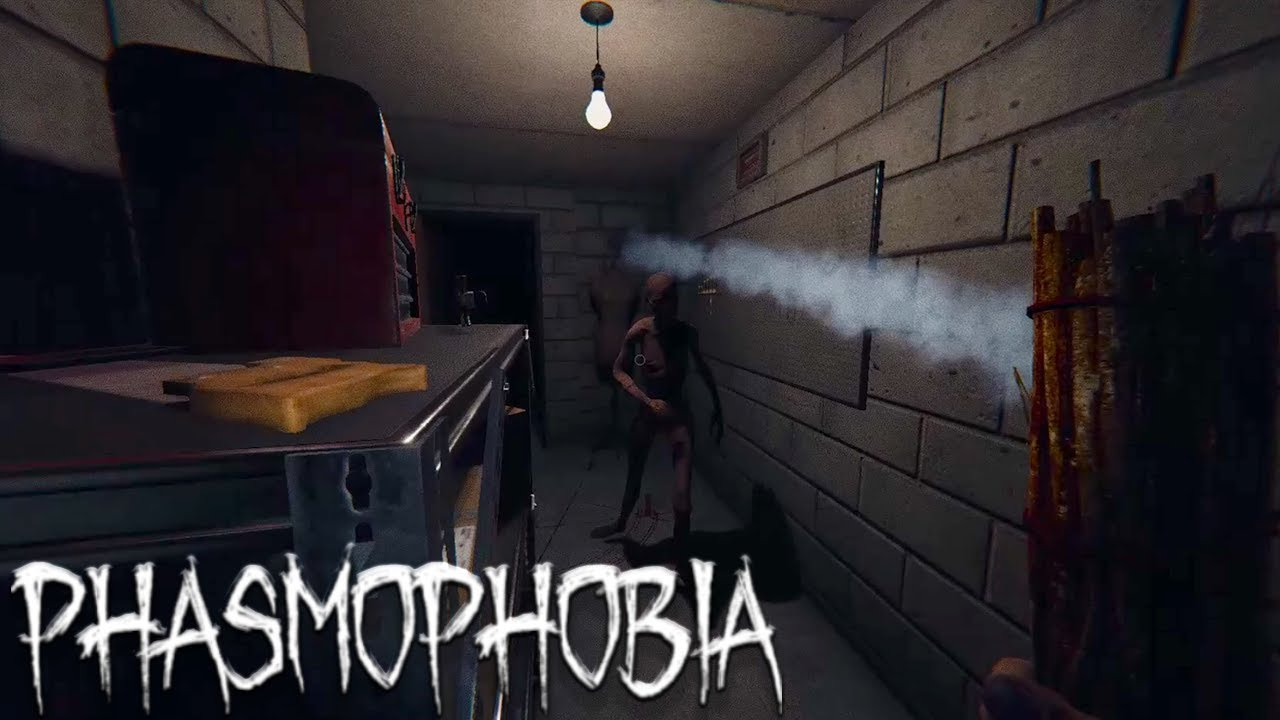 Survived A Ghost Hunt By Going Around The Couch (Phasmophobia #53) - YouTube