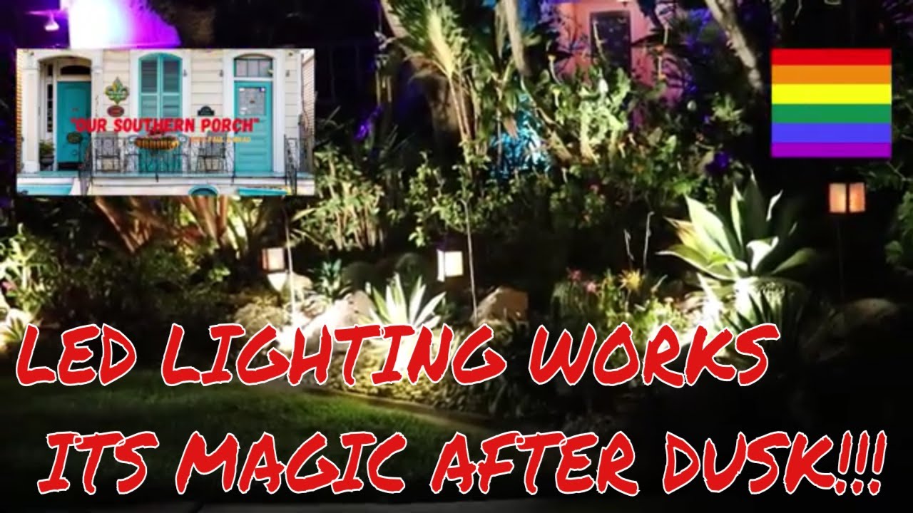 The LED Dramatic Lighting Experience Brings This Great Curb Appeal To ...