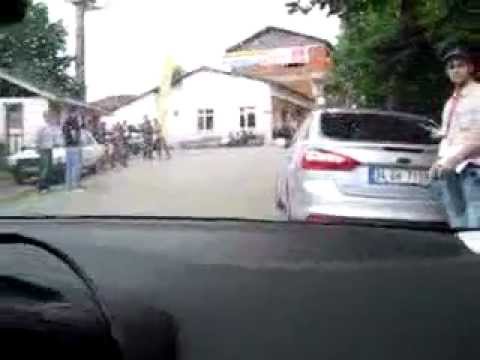 Ford Focus otomatik park etme otobüs otomatik park ediyor