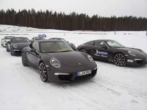 Porsche 911 ve Mercedes E 63 AMG ile kar üstünde/Michelin Kış Lastiği