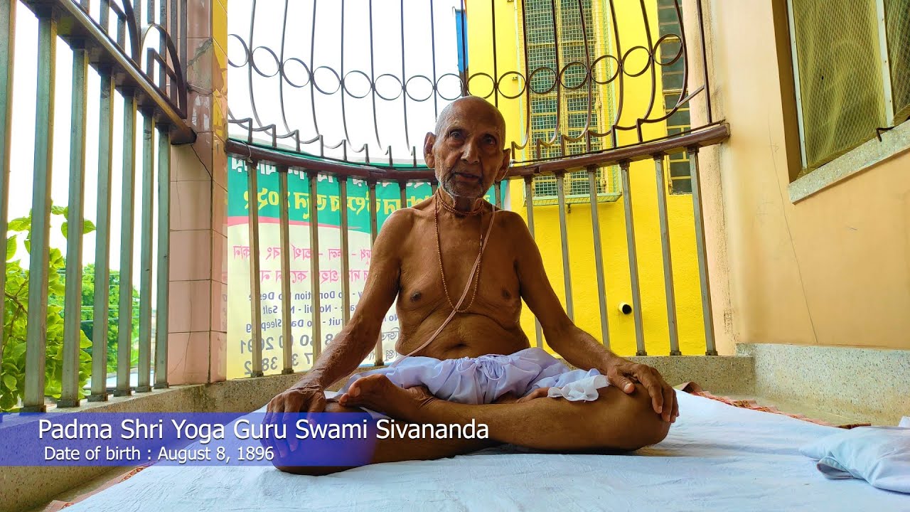 Yoga Doing Padma Shri Baba Sivananda | 126 years Yoga Guru Swami ...