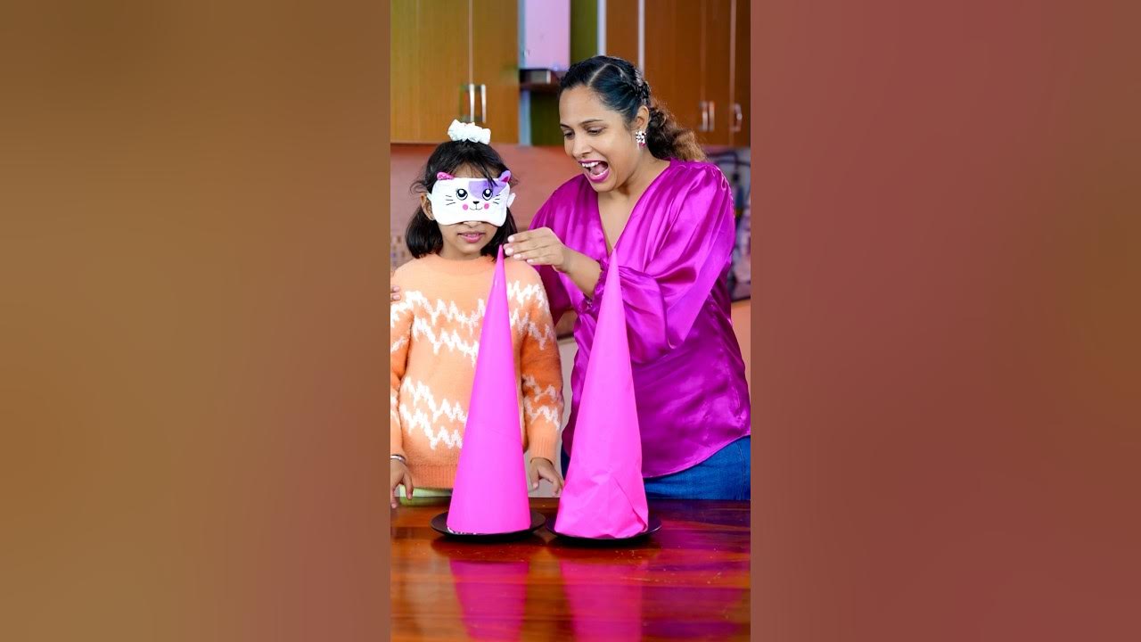 Mummy Ko Khilai Mirchi 😂 | Maa vs Beti - Part 102 | Shruti Shorts | #comedyshorts #comedy #maa ...