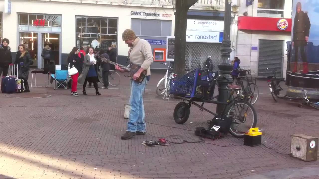 Awesome street preformer - YouTube