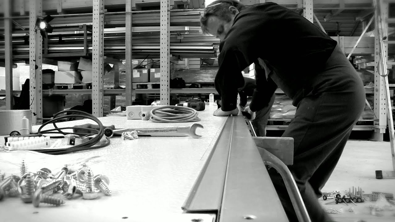 Teckentrup Industrial Sectional Doors - YouTube