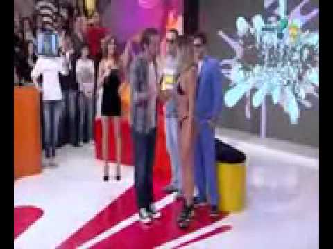 PANICO NA TV #BOLINA CAI  E PAGA PEITINHO AO VIVO EM HD  03-04-2011 00_00_00-00_02_21.avi