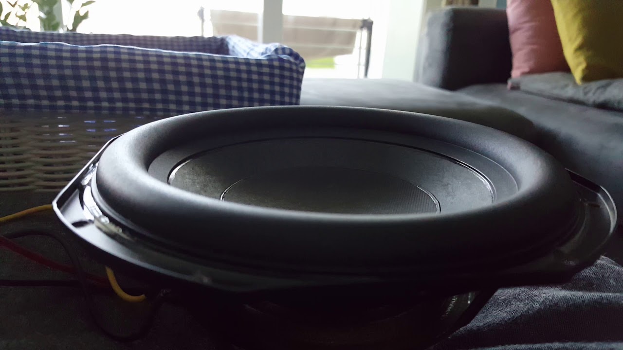 Smooth 6.5" woofer excursion - YouTube
