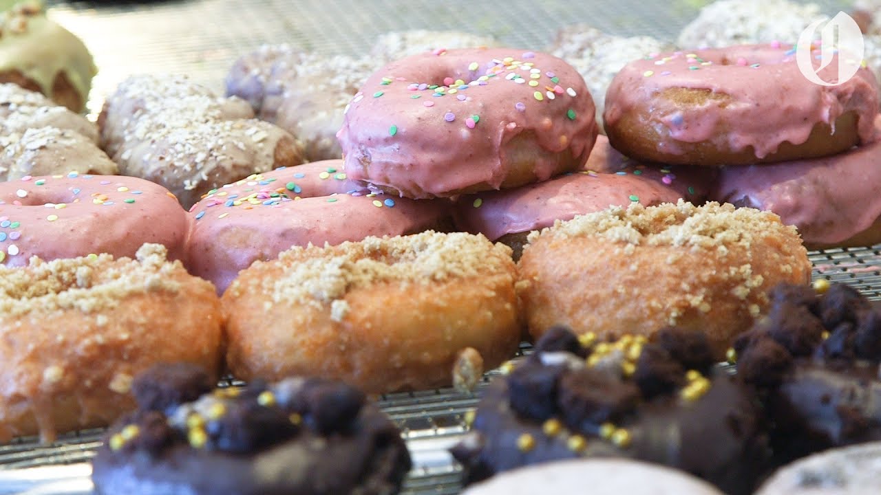 Portland gets its first all vegan doughnut shop - YouTube