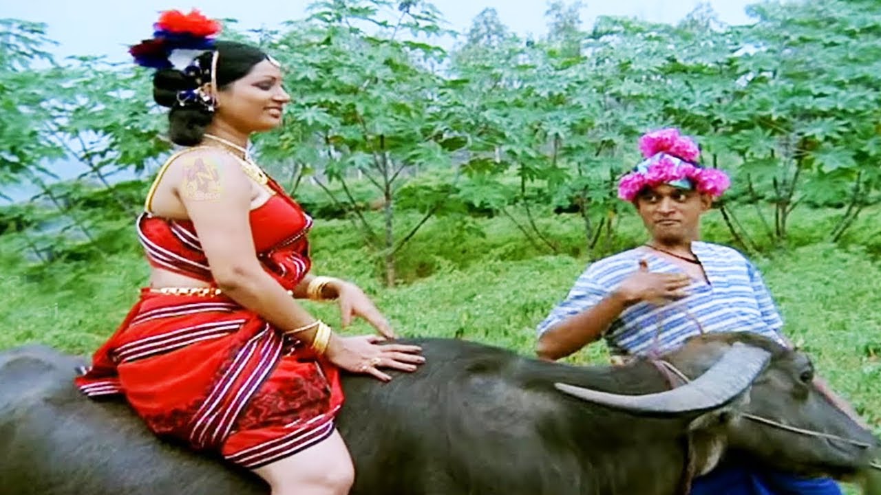 Paatha Pacha Pulla | பாத்த பச்ச புள்ள அட | Kai Kodukkum Kai | Ilaiyaraaja Tamil Hit Songs - YouTube