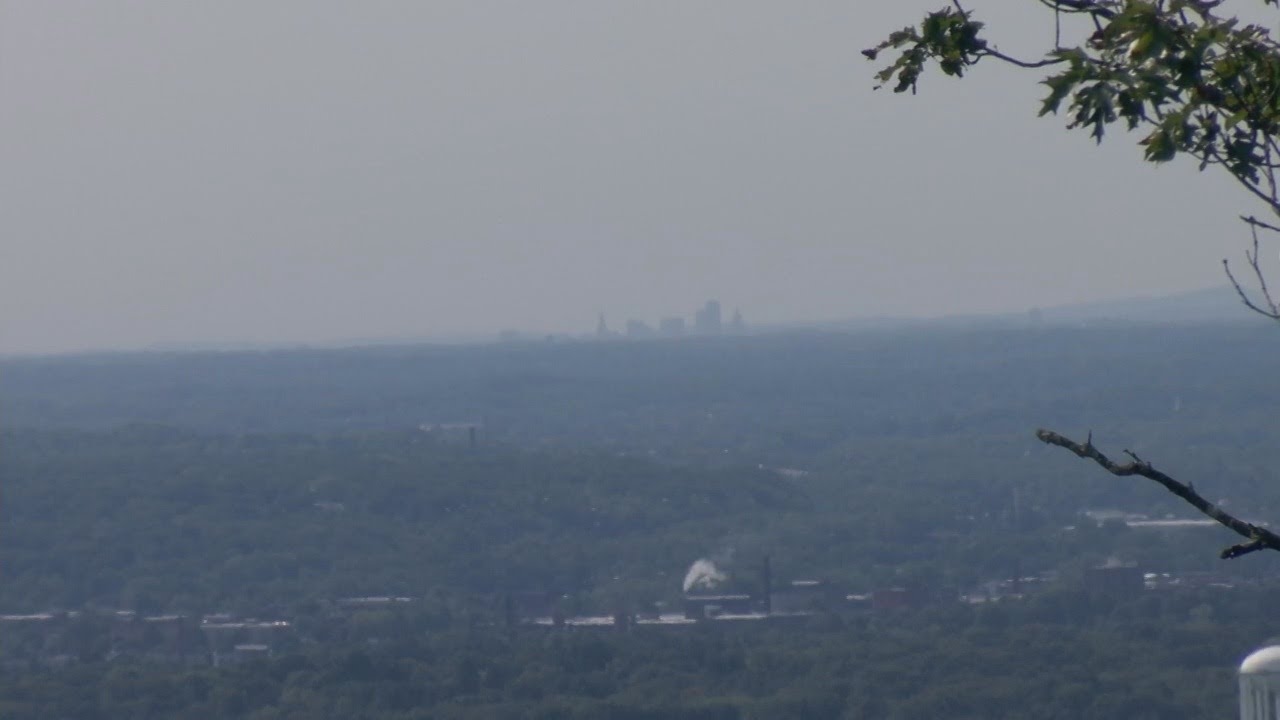 Western wildfire smoke covering skies of Western Mass. - YouTube