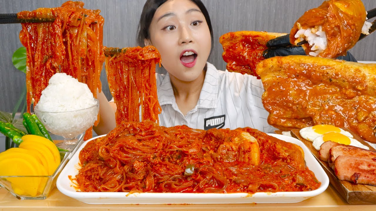 MUKBANG) 핵폭탄 통삼겹 김치찜💥+당면 잔뜩! 매운 김치찜 먹방 Spicy kimchi jjim Real sound ...