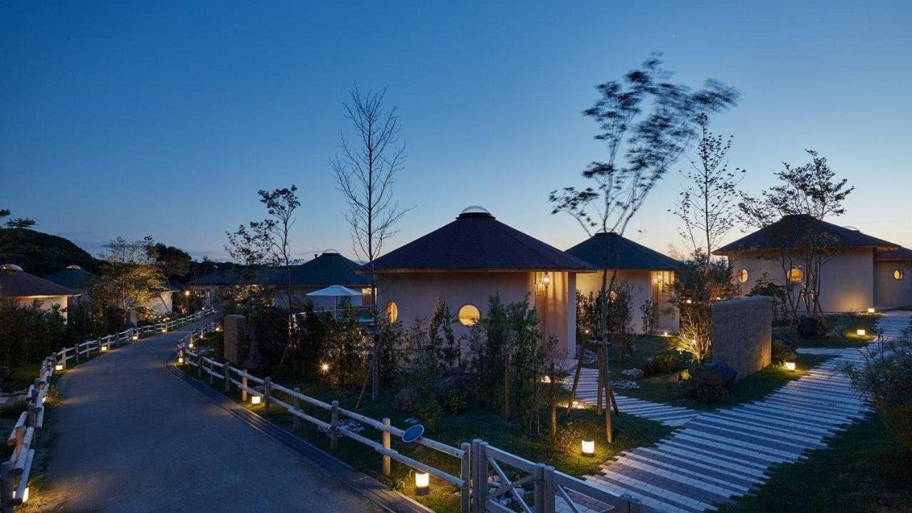 GRAND CHARIOT Hokutoshichisei 135°, Awaji, Japan - YouTube