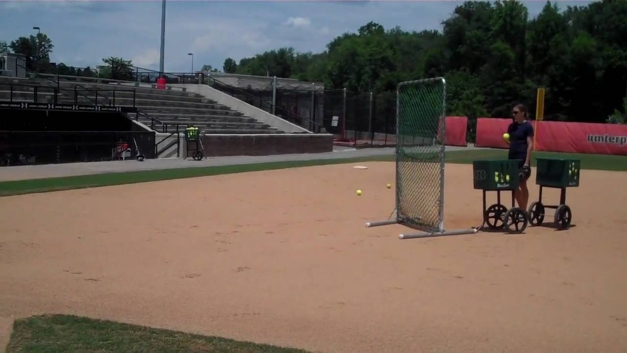 Samantha Banister in Batting Practice - YouTube
